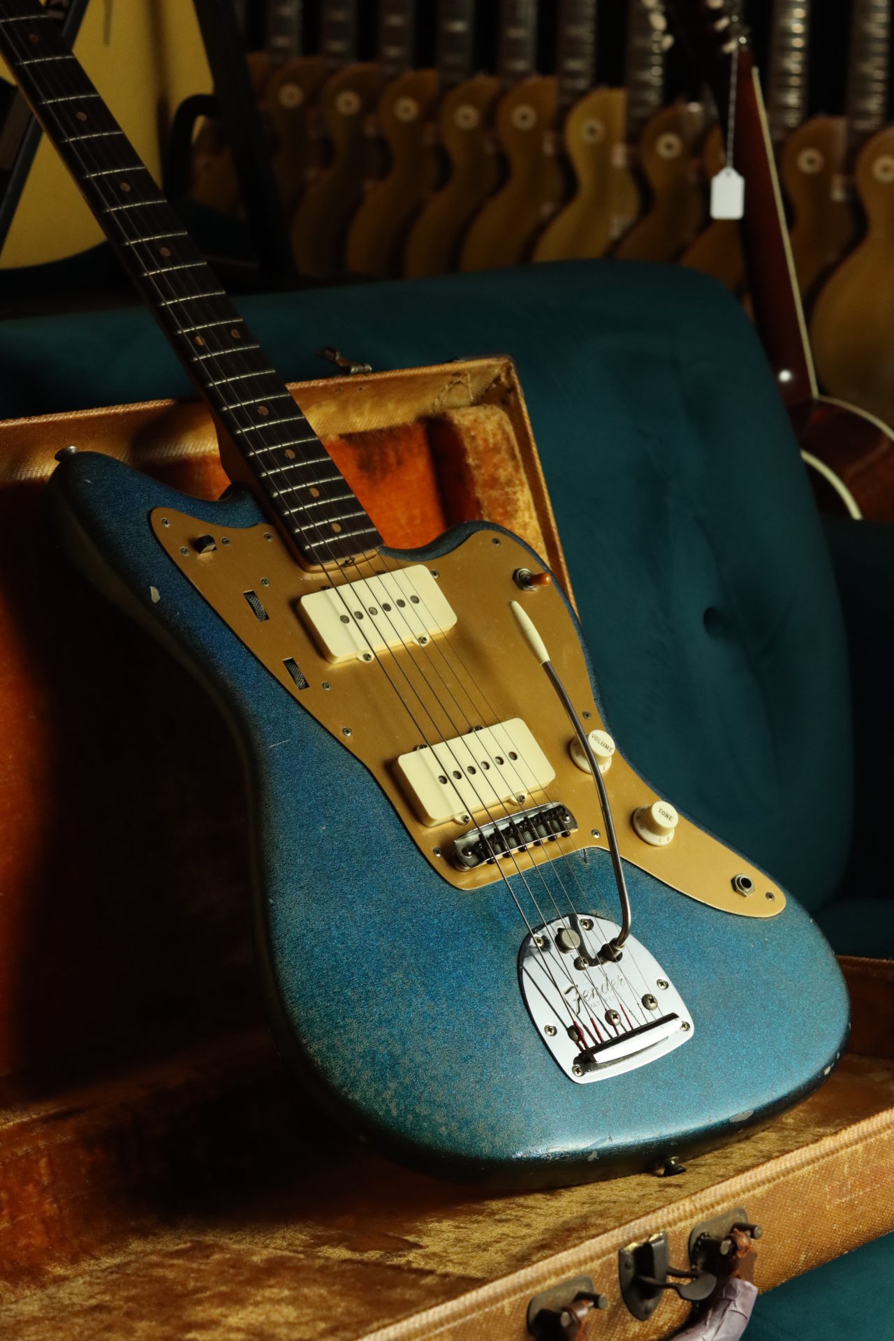 Swiden’s Stunning Sparkles: Fender’s Sparkle Finishes – Davidson's Well ...