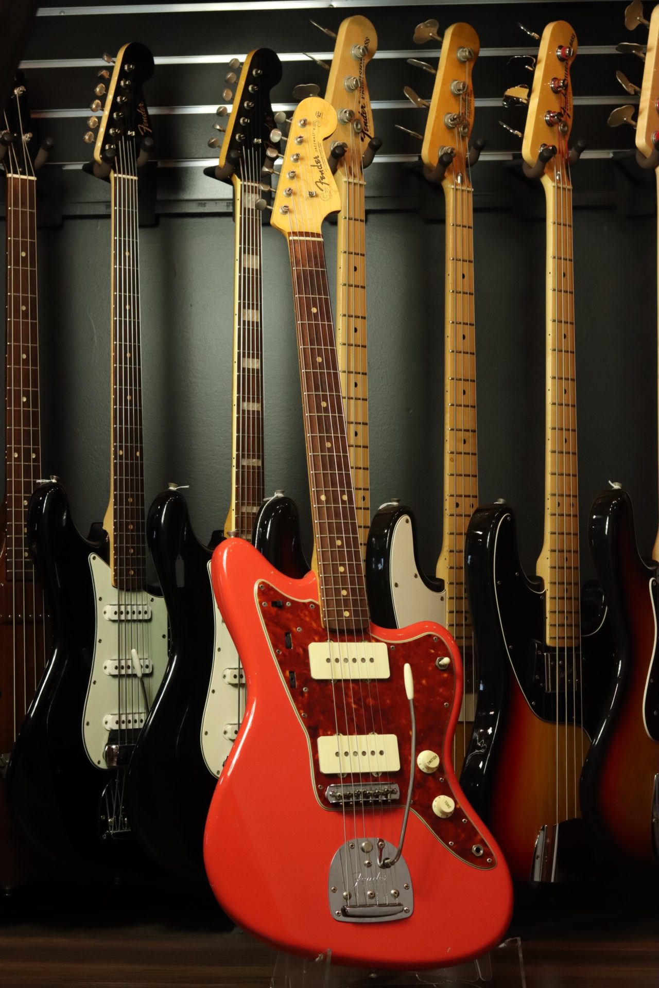 Davidson's Well Strung Guitars – We Buy and Sell Vintage Guitars ...