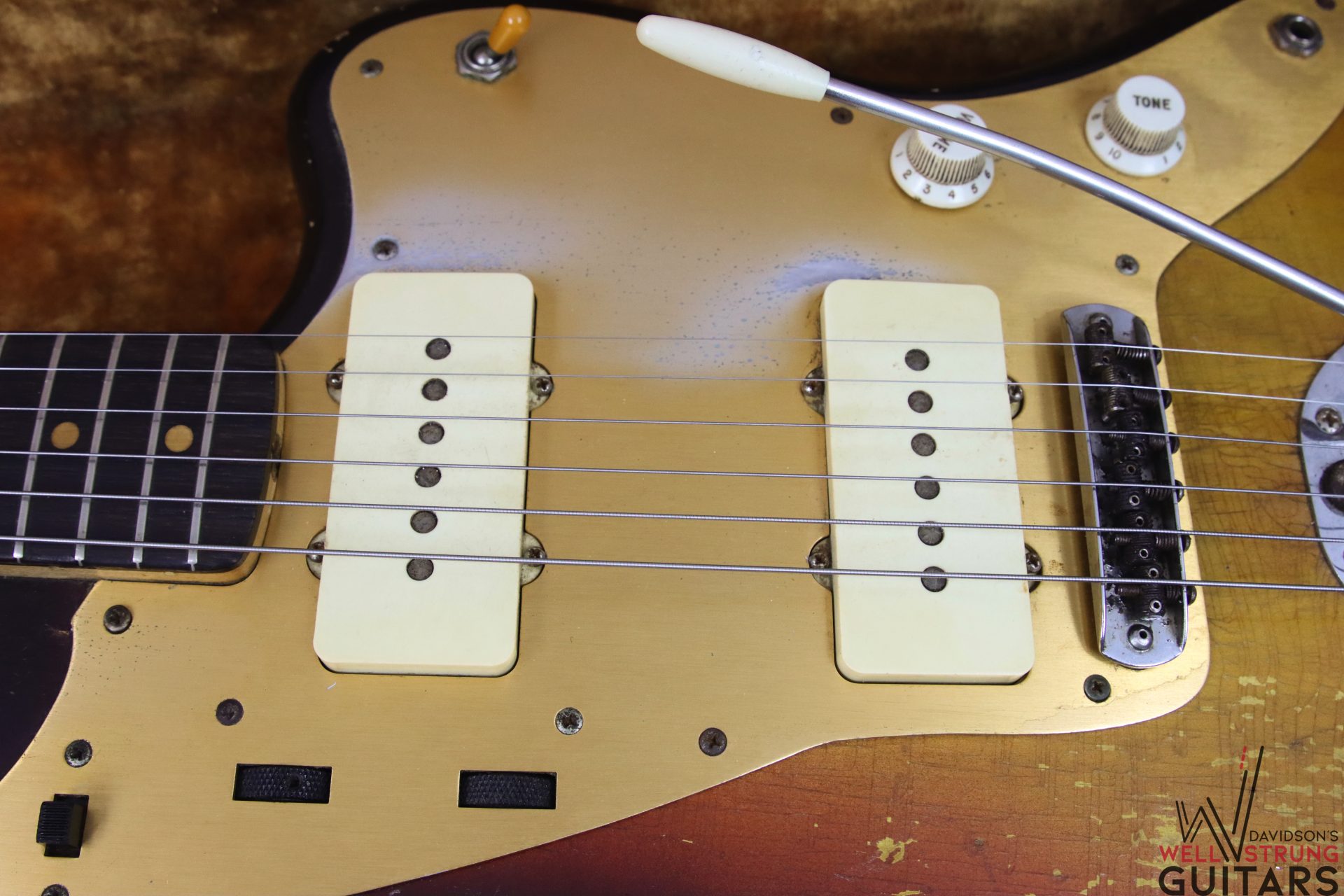 Jazzmaster – Sunburst – Davidson's Well Strung Guitars – We Buy and ...